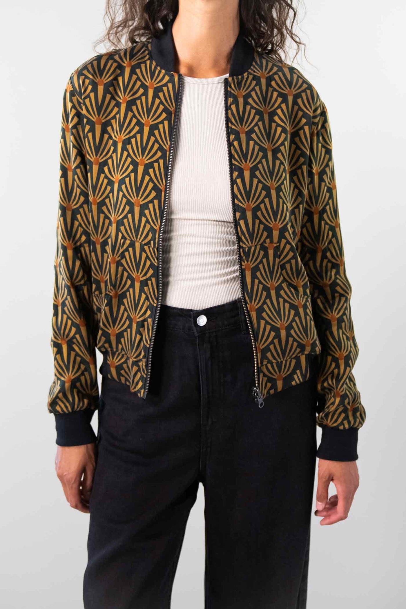 Jackets Women - Yahmo